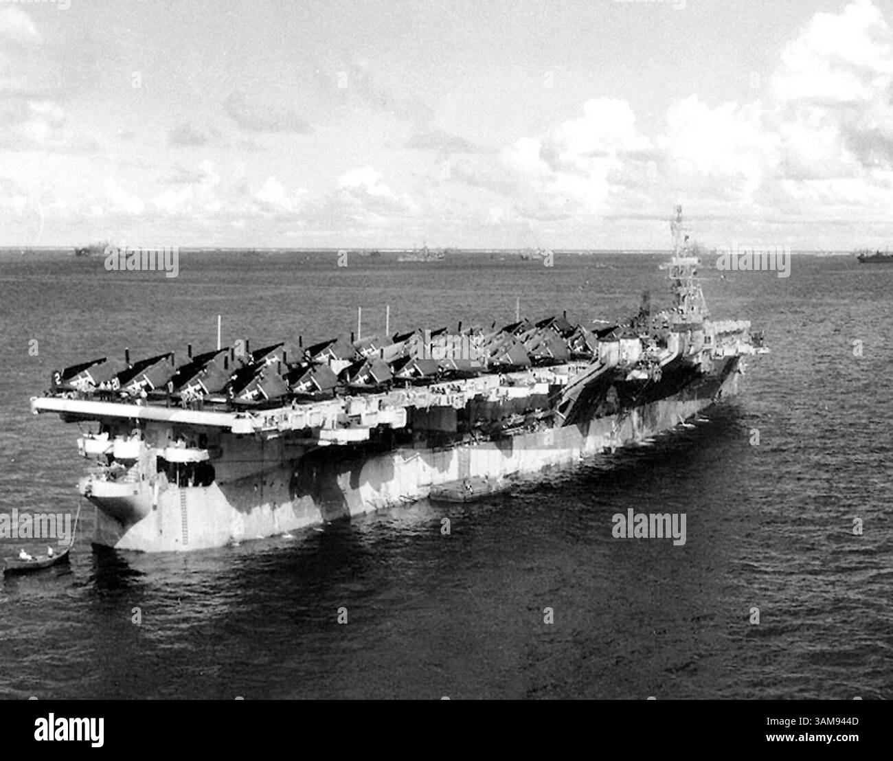 Dec. 27, 2006 - U.S. - The 11,000-ton fast aircraft carrier USS ...