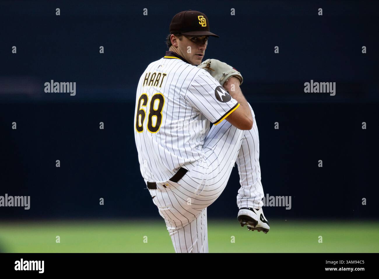 San Diego Padres starting pitcher Kyle Hart winds up against the ...