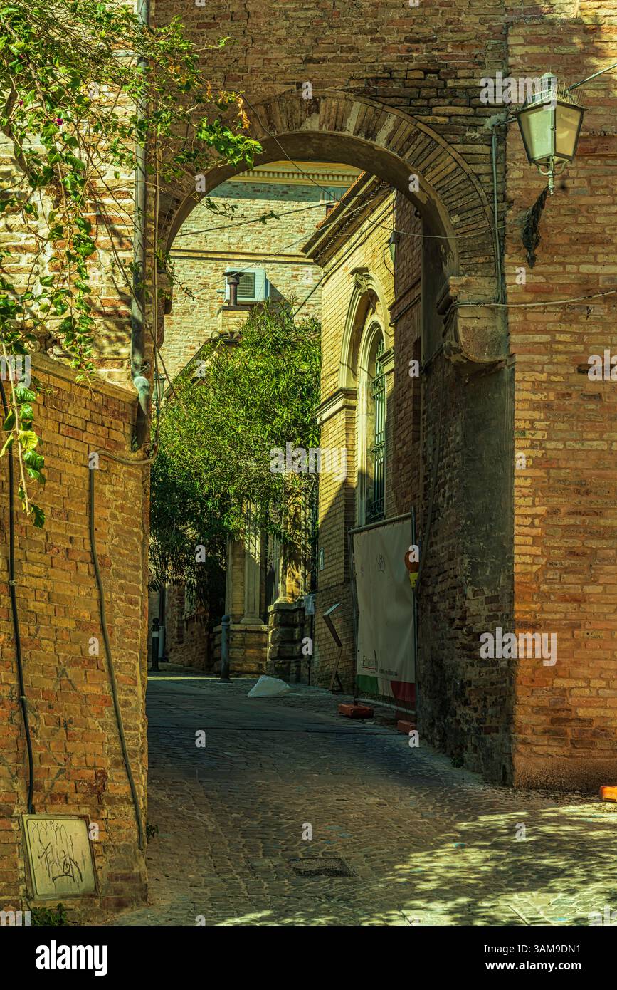 Porta da Mare del Castello owes its name to the passage that connected ...