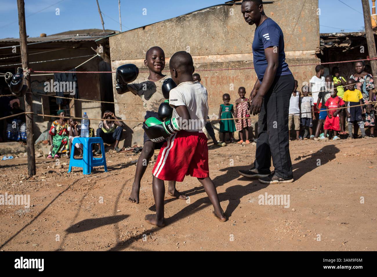 Boxing in Katanga slum, Kampala, Uganda, Africa Stock Photo - Alamy