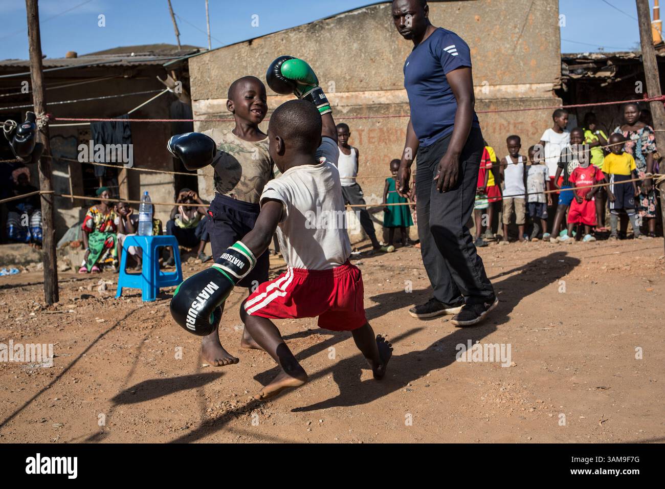 Boxing in Katanga slum, Kampala, Uganda, Africa Stock Photo - Alamy