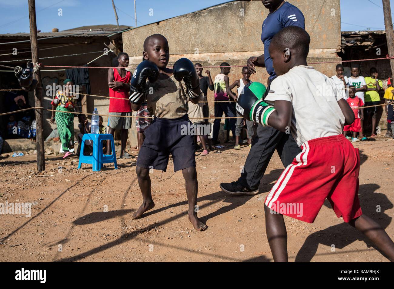 Boxing in Katanga slum, Kampala, Uganda, Africa Stock Photo - Alamy