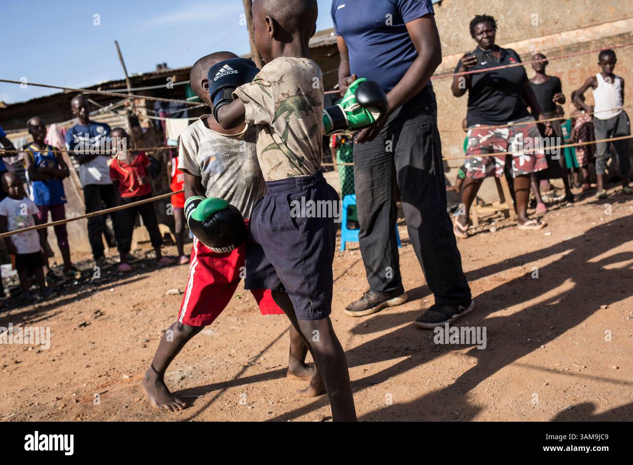 Boxing in Katanga slum, Kampala, Uganda, Africa Stock Photo - Alamy