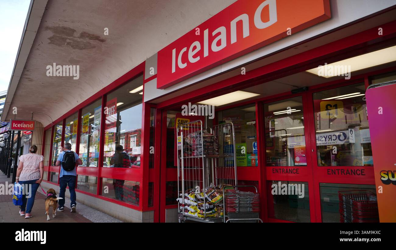 The Iceland frozen food supermarket in Eastleigh, UK Stock Photo - Alamy