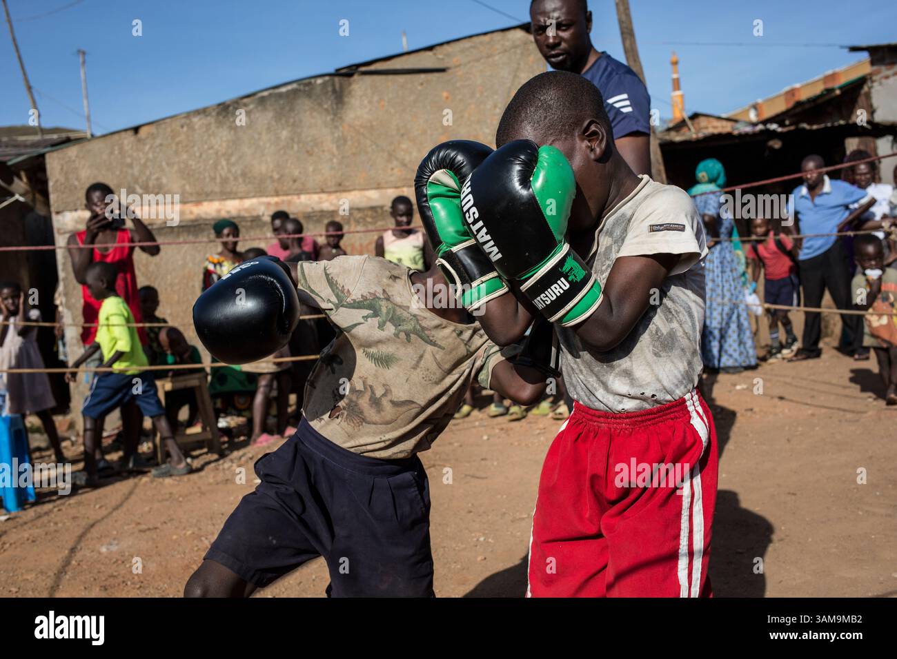 Boxing in Katanga slum, Kampala, Uganda, Africa Stock Photo - Alamy