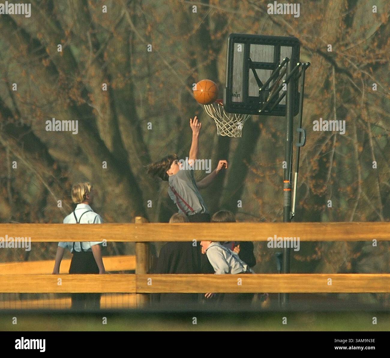 Amish children play hi-res stock photography and images - Alamy