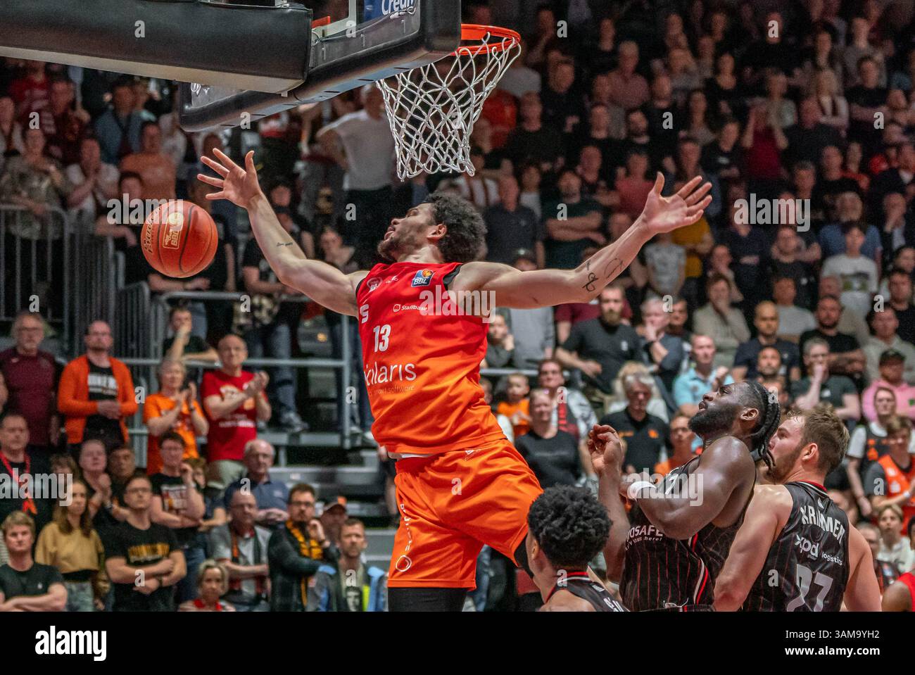 Chemnitz, Deutschland 13. April 2025: 1.BBL - 2024/2025 - Niners ...