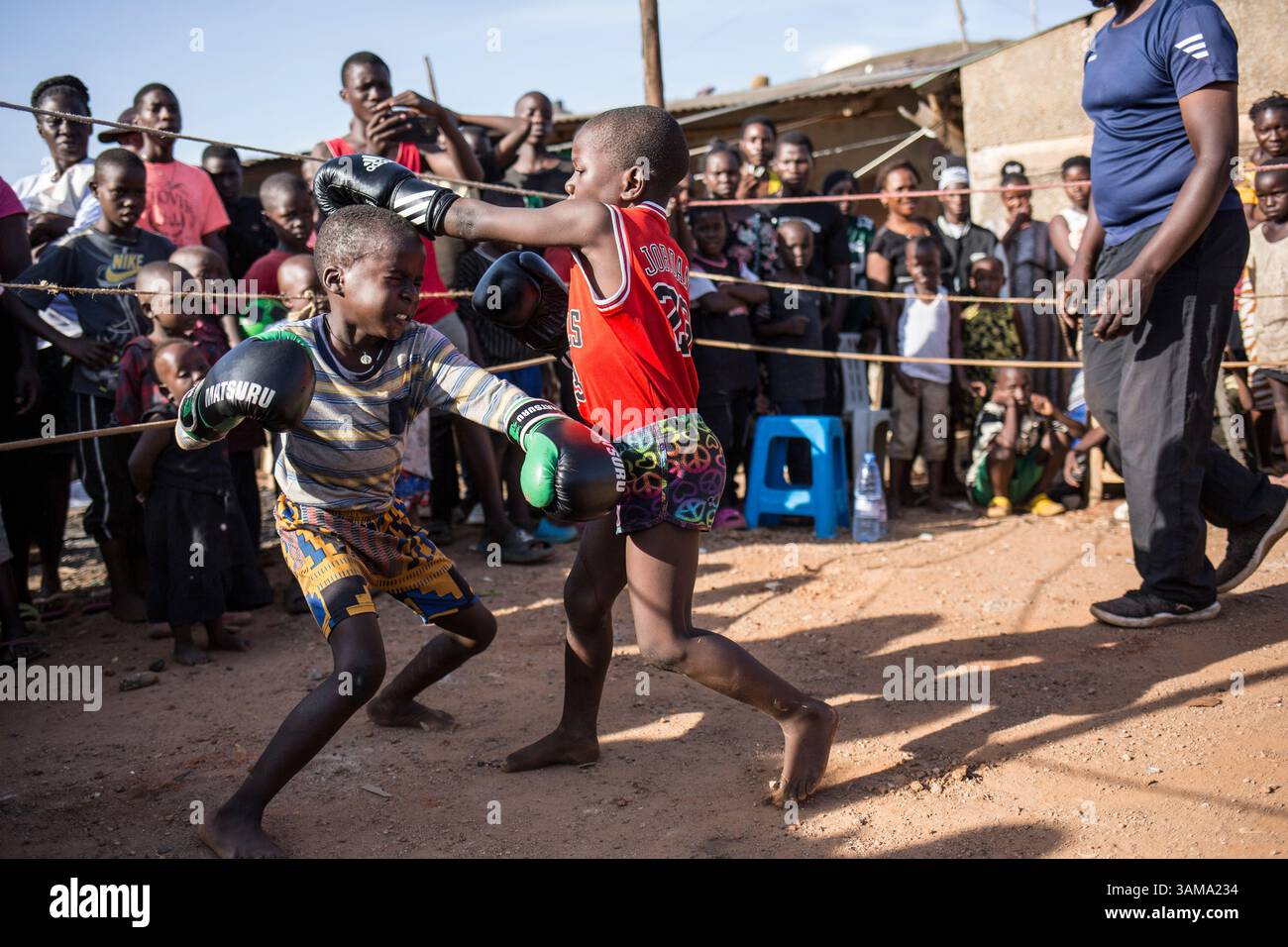 Boxing in Katanga slum, Kampala, Uganda, Africa Stock Photo - Alamy