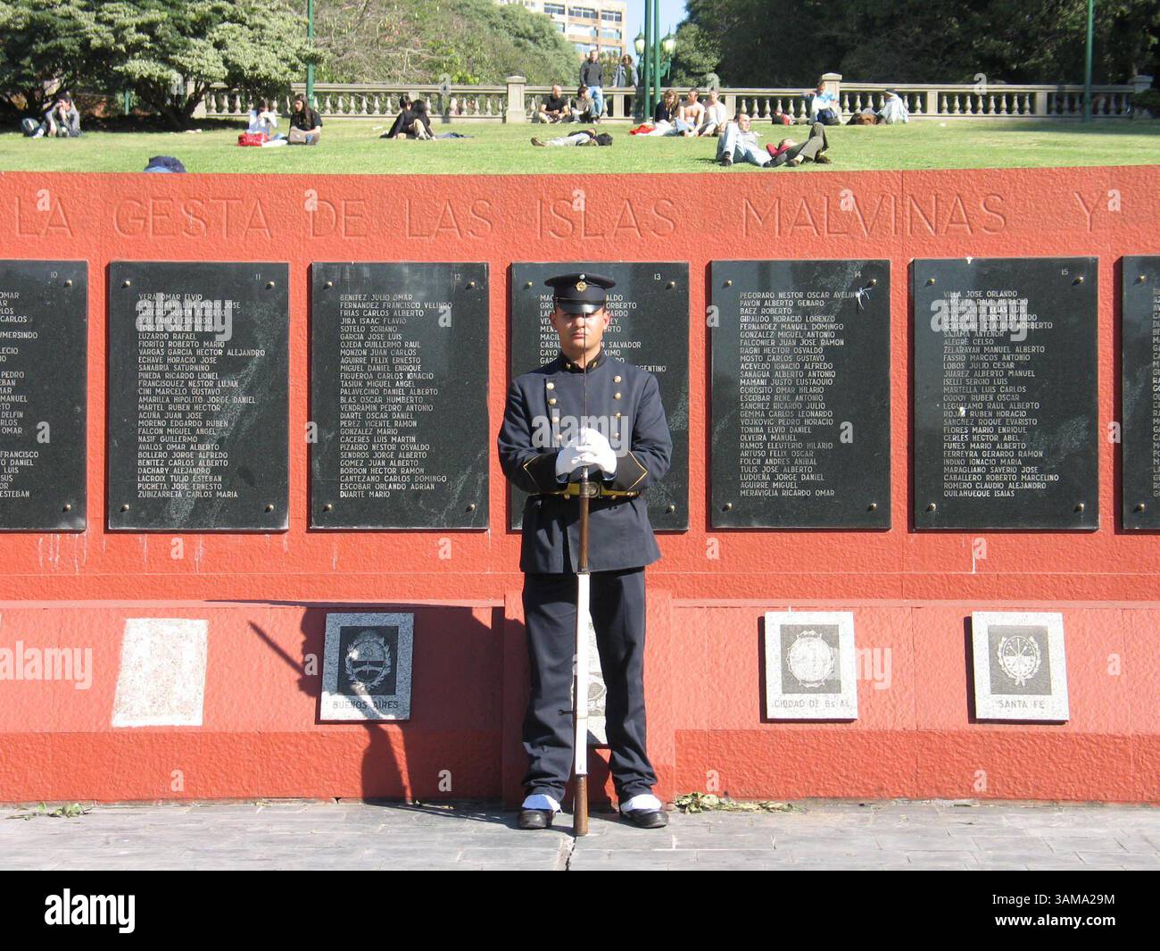May 24, 2007 - U.S. - A soldier stands guard May 19, 2007, at a Buenos ...