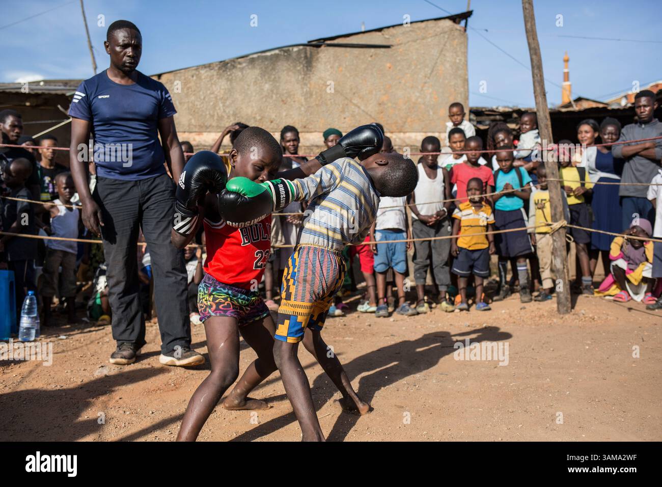 Boxing in Katanga slum, Kampala, Uganda, Africa Stock Photo - Alamy