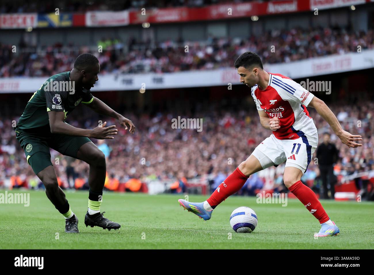 Emirates Stadium, London, UK. 12th Apr, 2025. Premier League Football ...