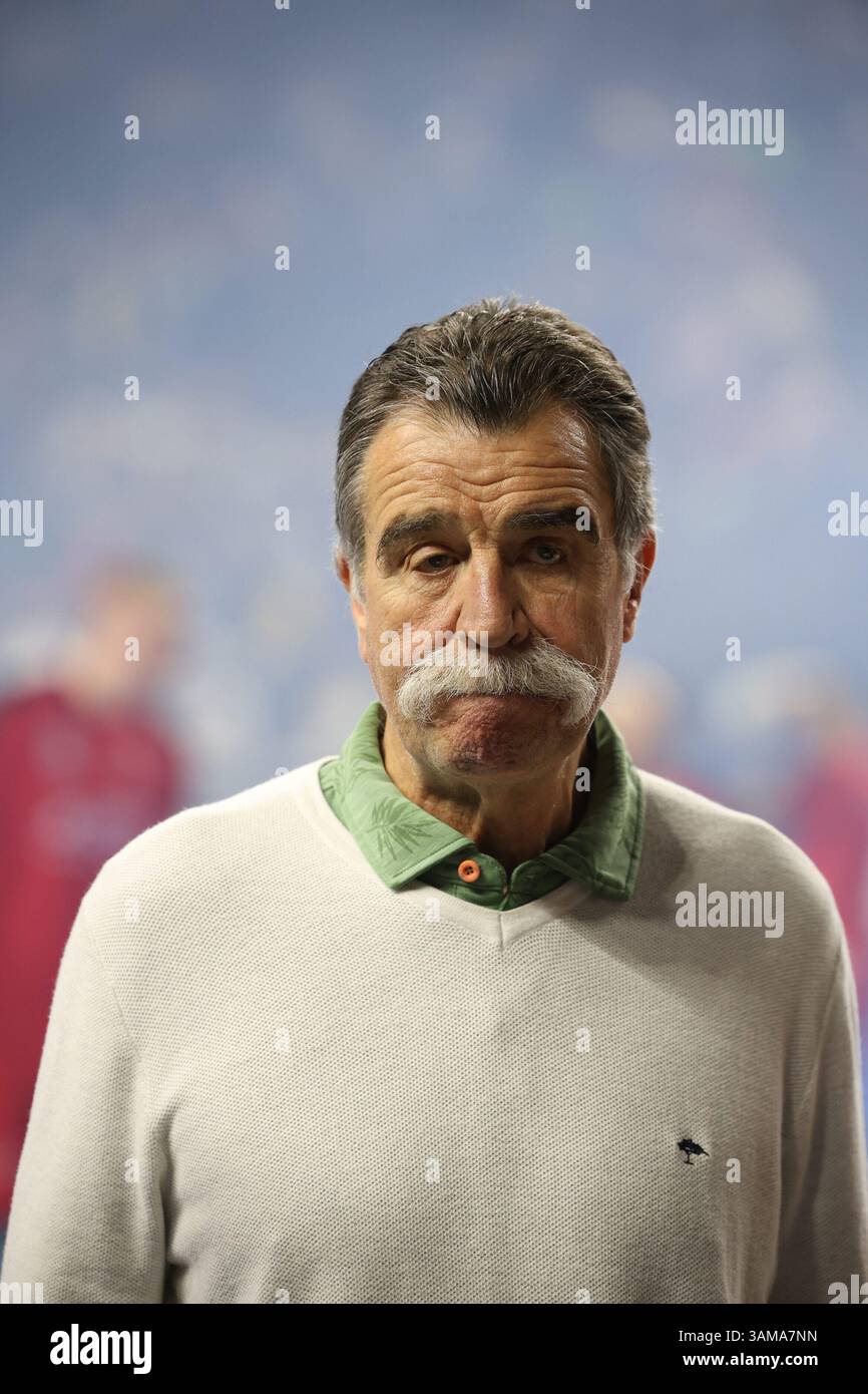 v.l. Heiner Brandt THW Kiel vs. MT Melsungen, Handball, DHB Pokal ...