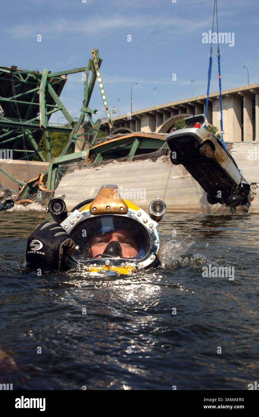 Aug. 9, 2007 - STAMP, U.S. - Navy Diver 1st Class Josuha Harsh Mobile ...