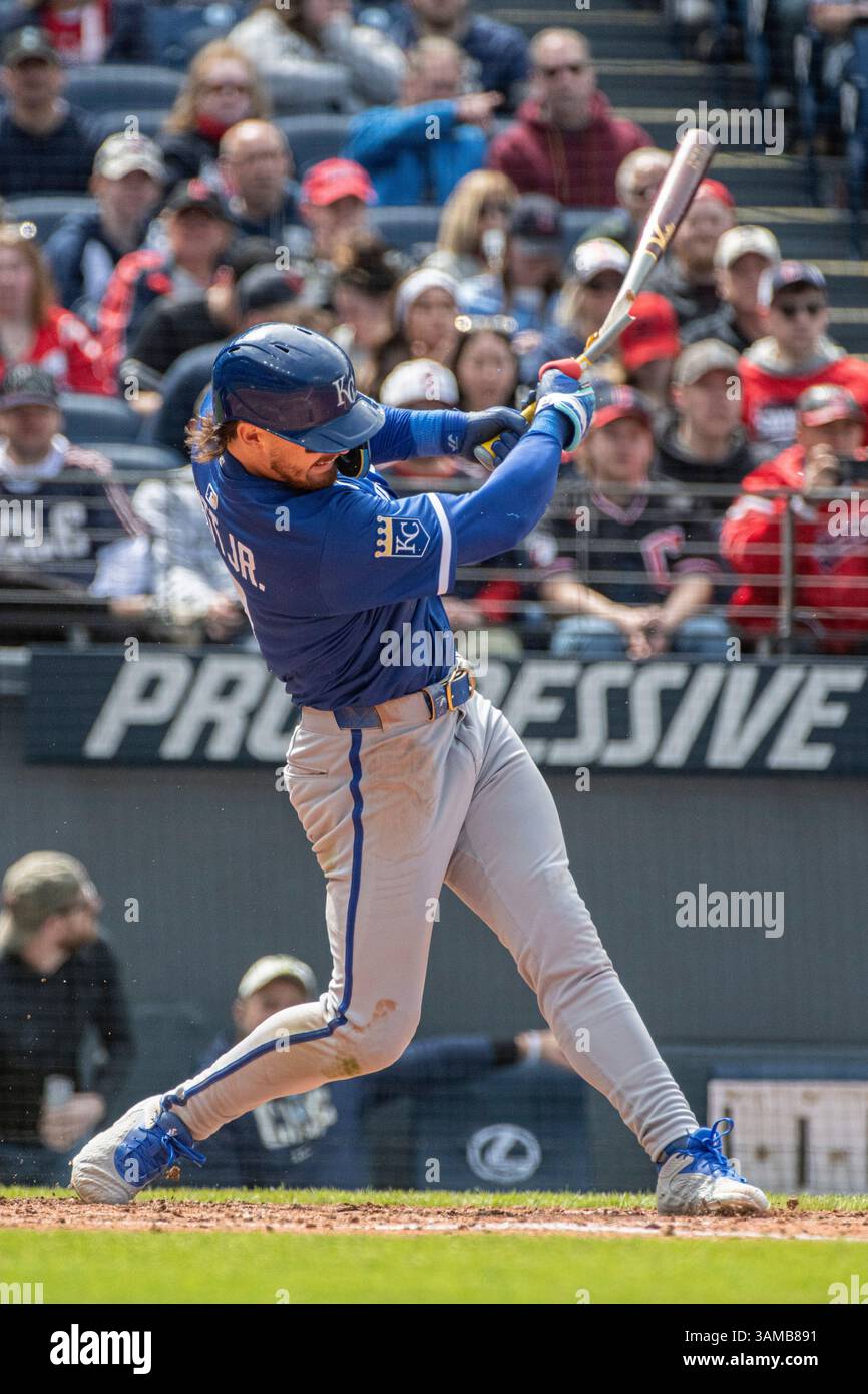 Kansas City Royals' Bobby Witt Jr. breaks his bat on a pitch by ...