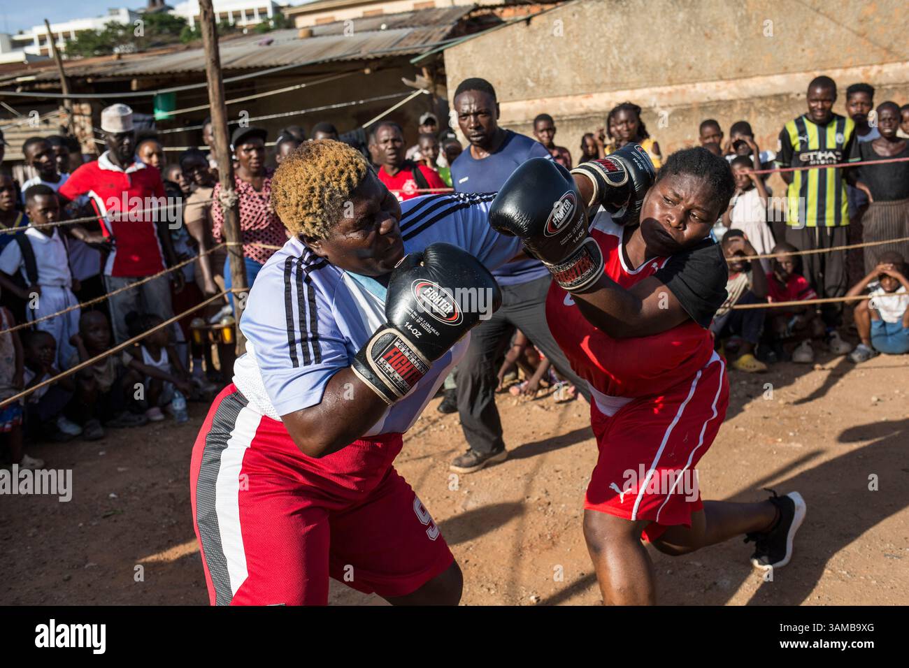 Boxing in Katanga slum, Kampala, Uganda, Africa Stock Photo - Alamy
