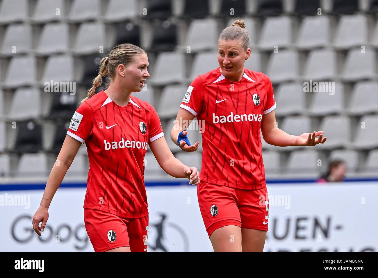 Freiburg, Deutschland. 13th Apr, 2025. Samantha Steuerwald (SC Freiburg ...