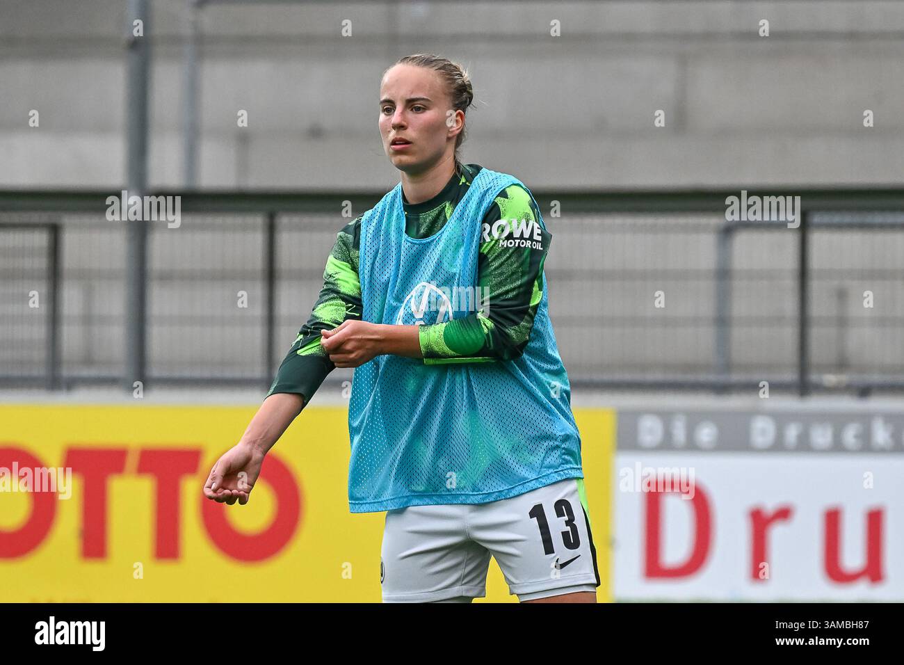 Freiburg, Deutschland. 13th Apr, 2025. Luca Papp (VfL Wolfsburg, #13 ...