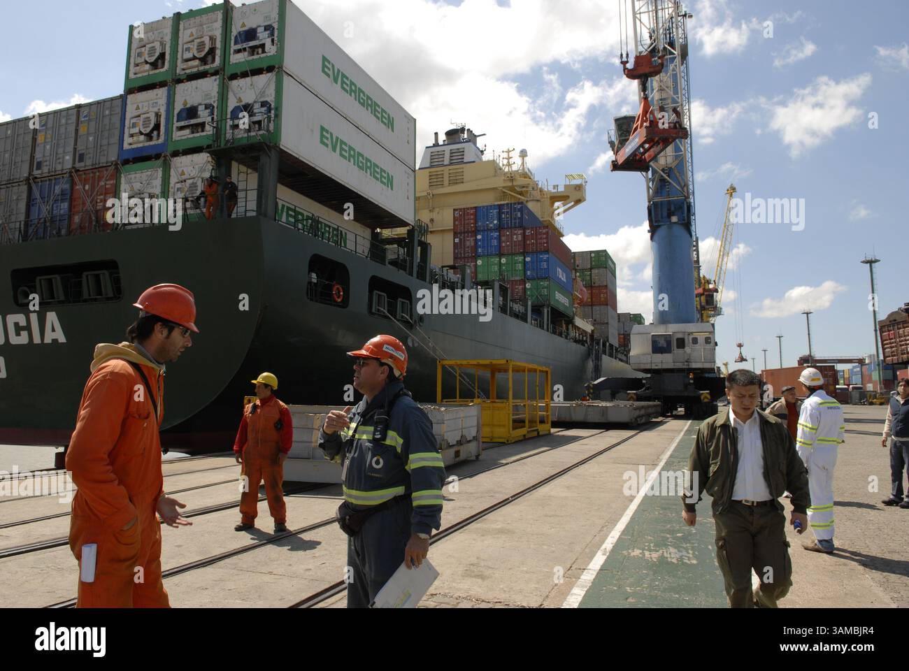 Contenedores de carga carga hi-res stock photography and images - Alamy