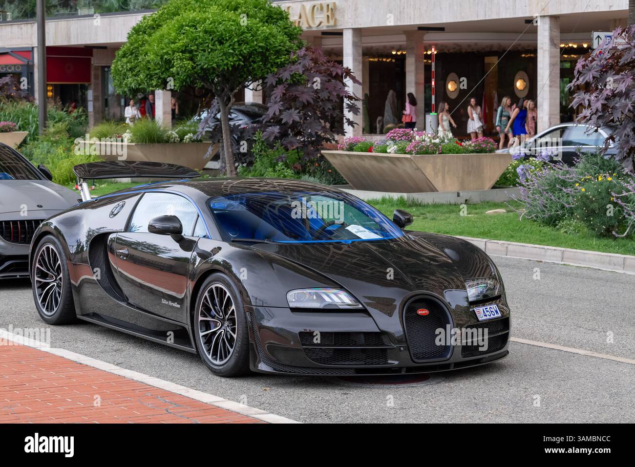 Monte Carlo, Monaco - View on a black carbon Bugatti Veyron 16.4 Super ...