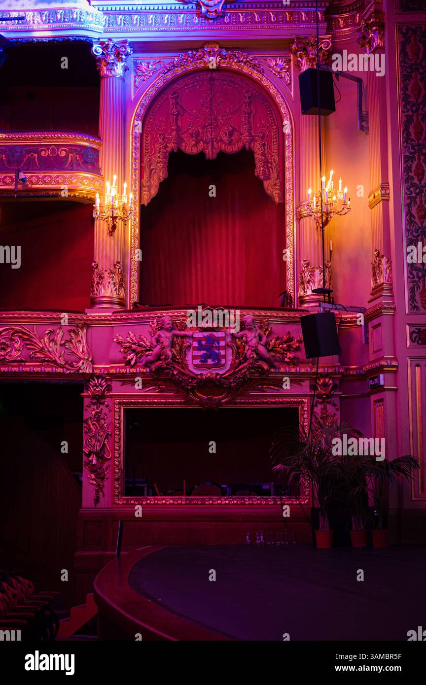 Theater Lighting Fixtures Illuminating the Stage Stock Photo - Alamy