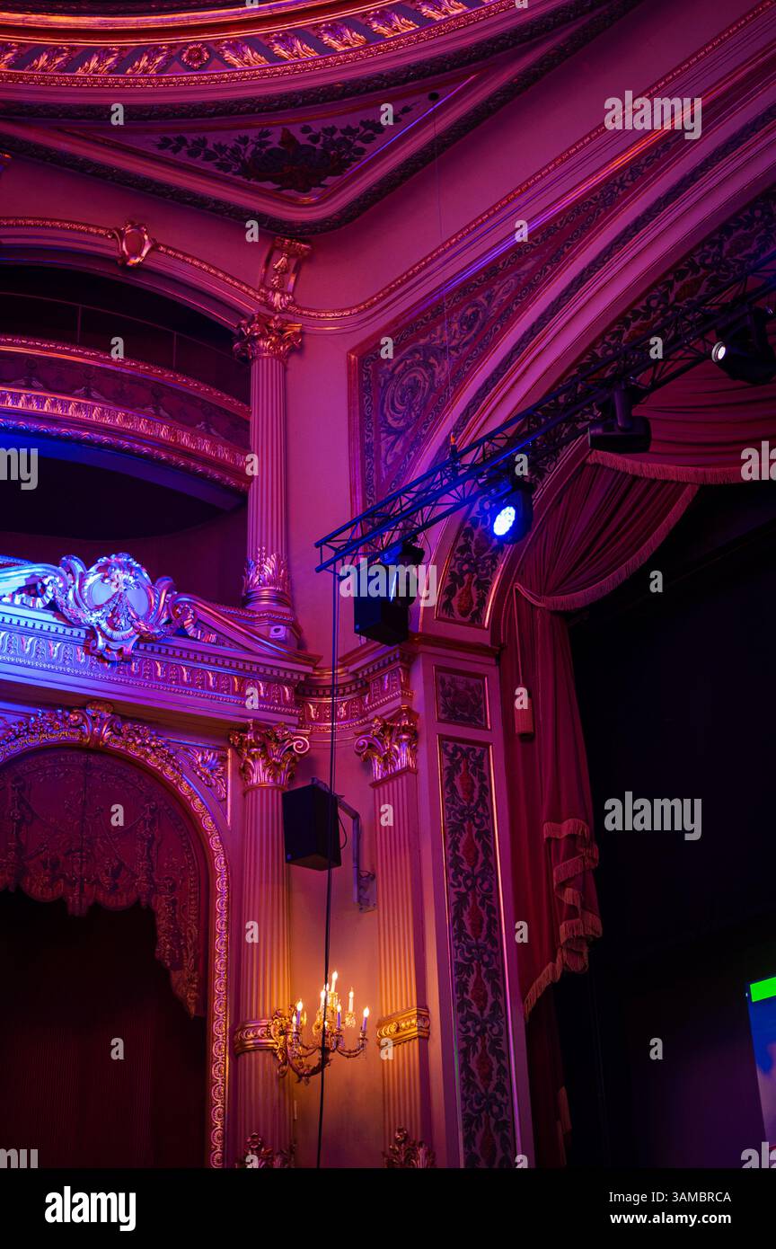 Theater Lighting Fixtures Illuminating the Stage Stock Photo - Alamy