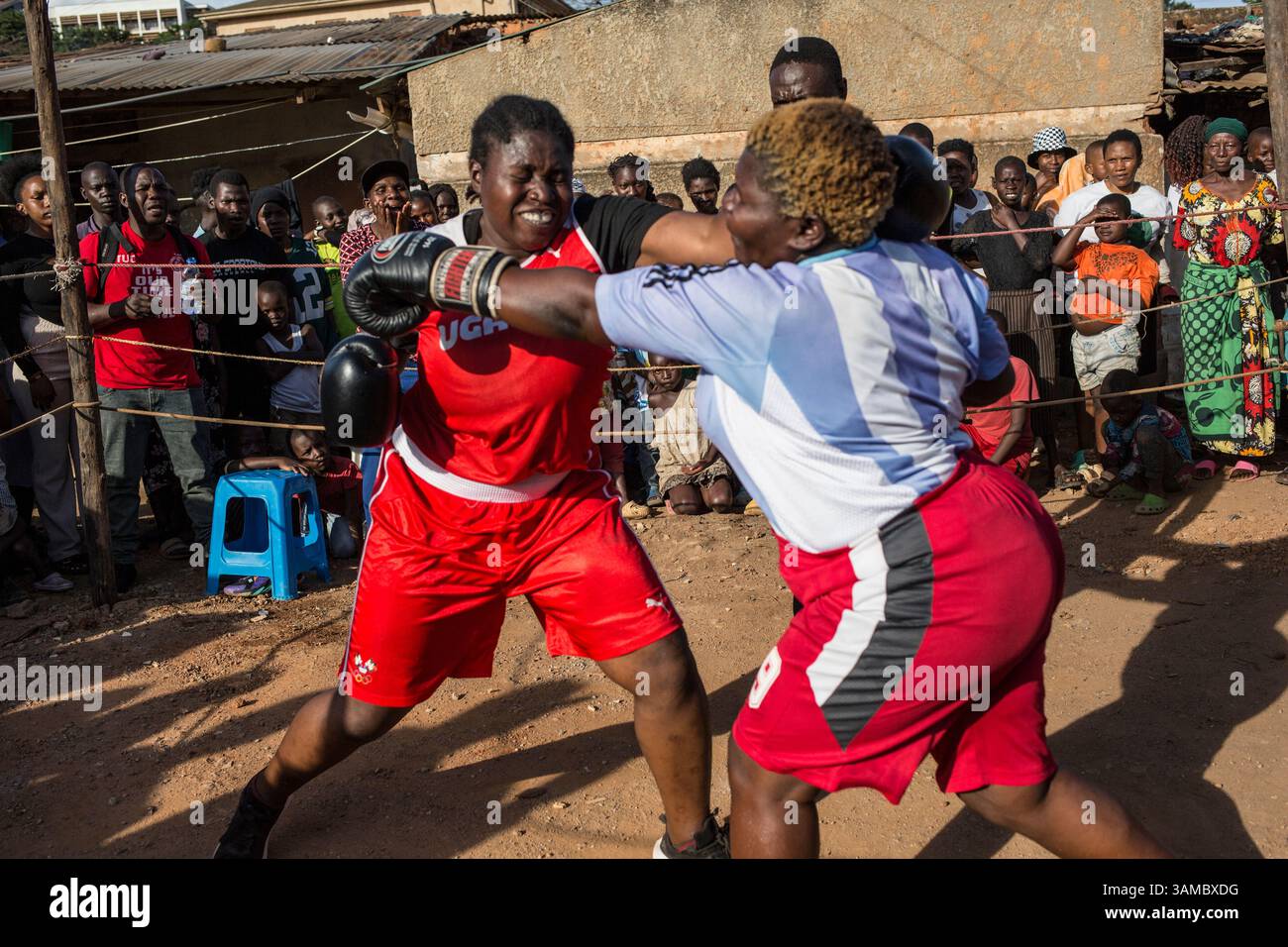 Boxing in Katanga slum, Kampala, Uganda, Africa Stock Photo - Alamy