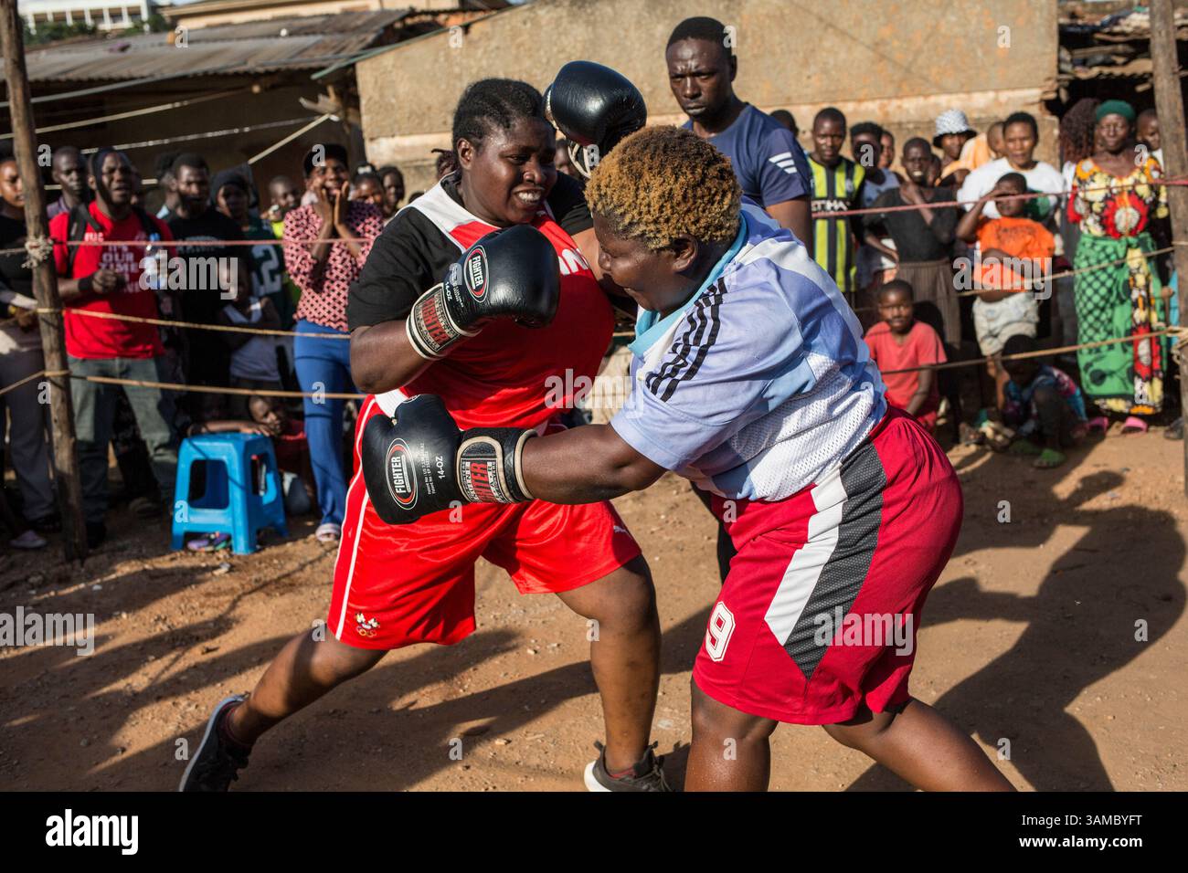 Boxing in Katanga slum, Kampala, Uganda, Africa Stock Photo - Alamy