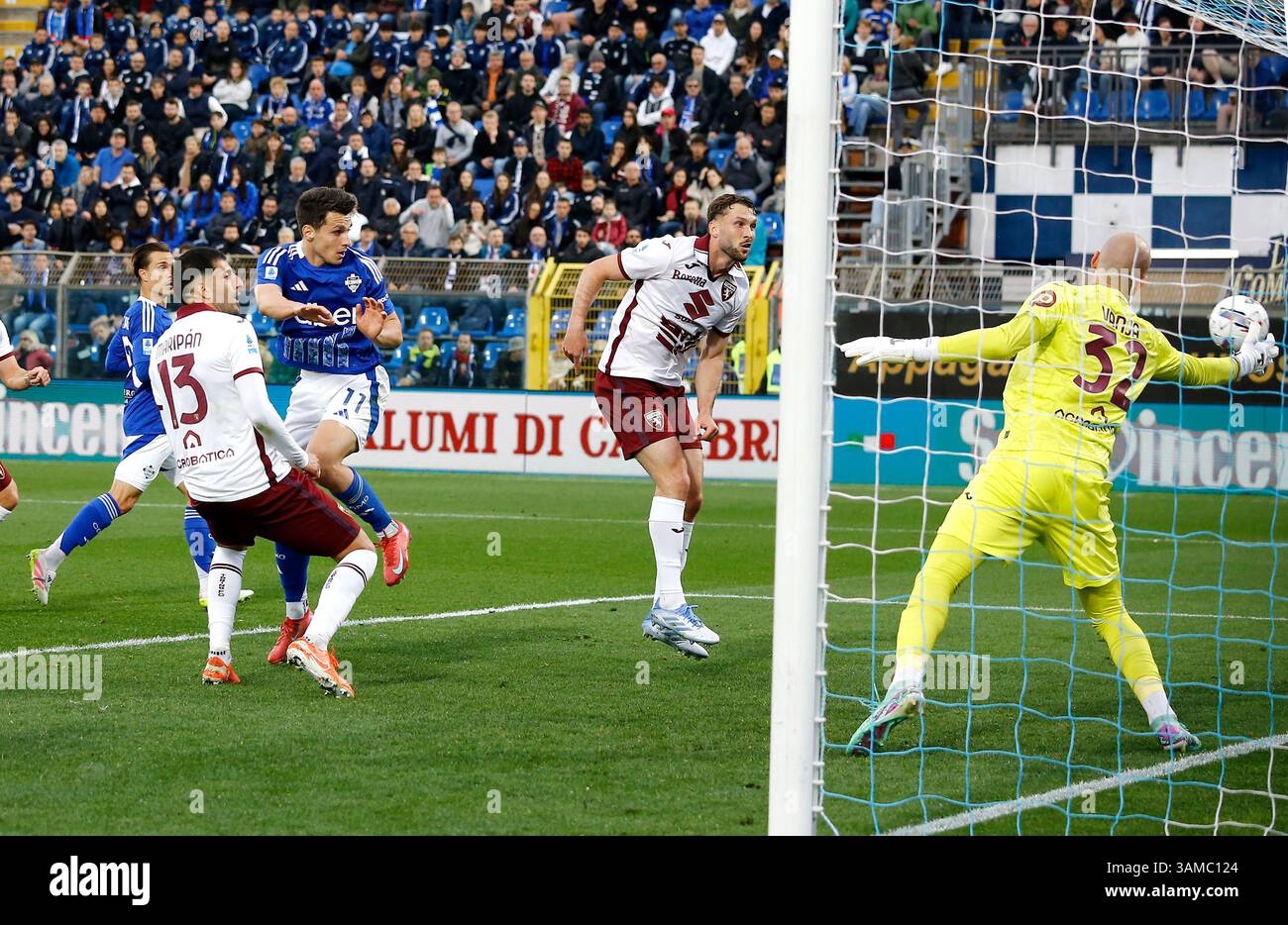 COMO, ITALY - APRIL 13: Anastasios Douvikas of Calcio Como scoring his ...