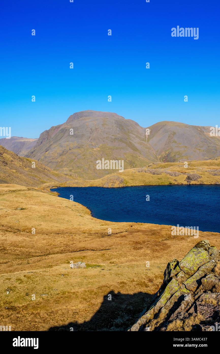 Sprinkling Tarn, Great Gable and Green Gable in the Lake Dsitrict ...