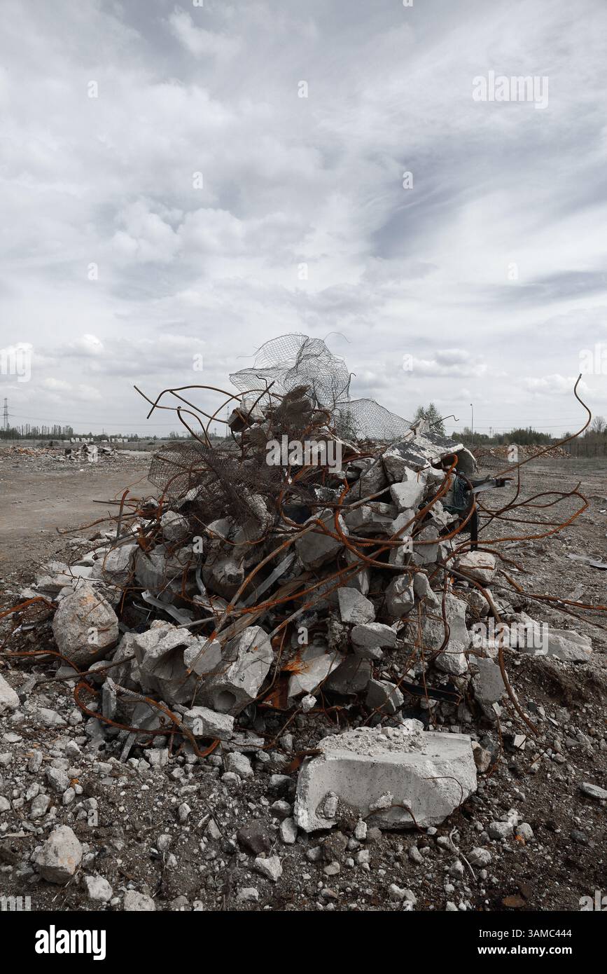 Pile of rubble with iron rods Stock Photo - Alamy