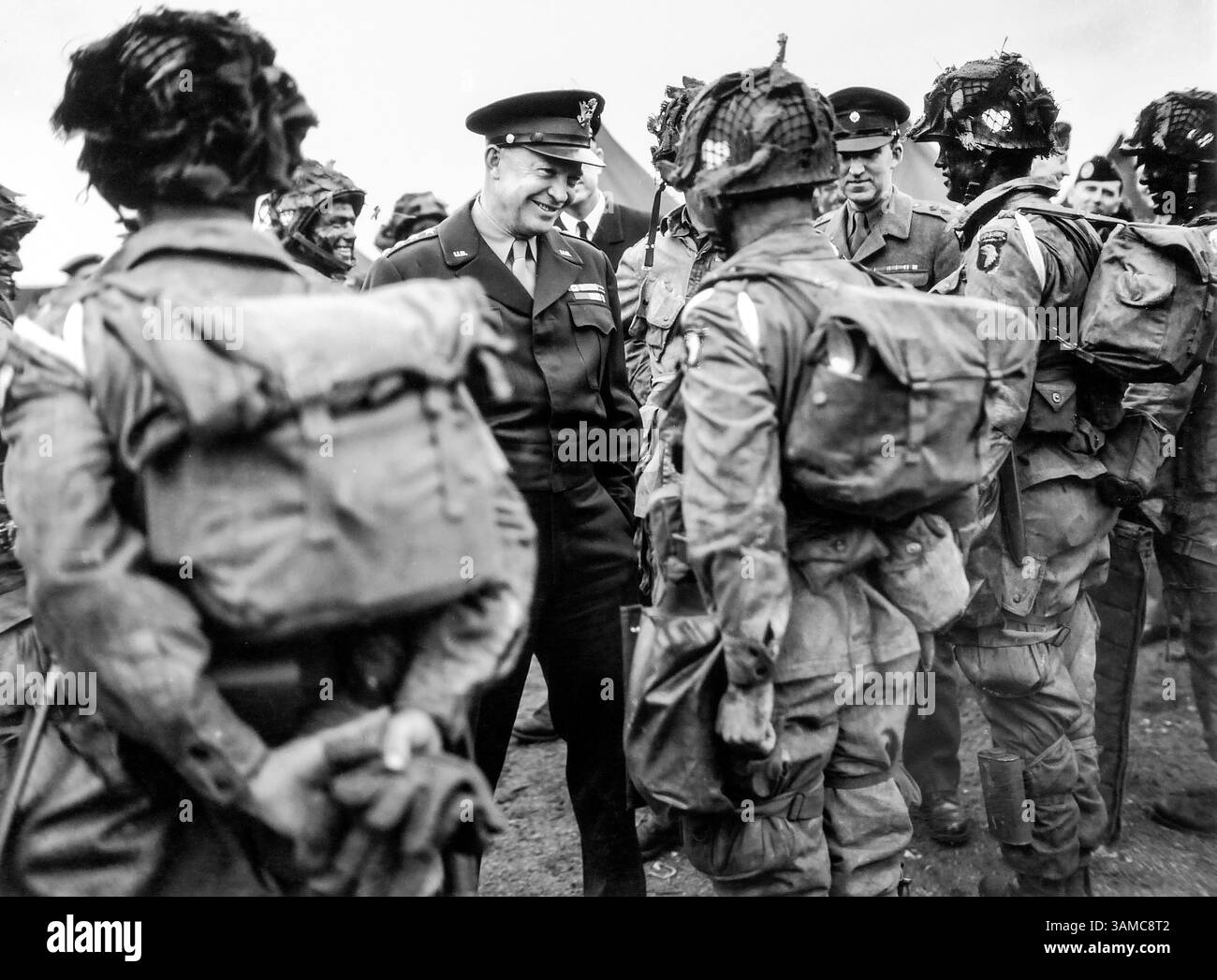 D day invasion black and white Black and White Stock Photos & Images ...
