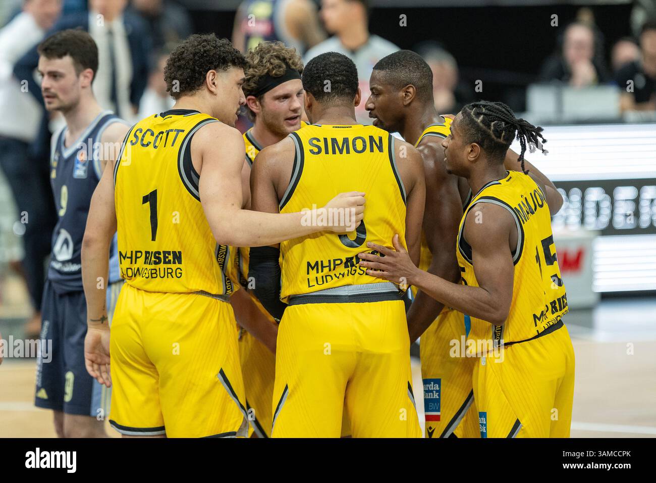 Joel Scott (MHP Riesen Ludwigsburg, #01), Booker Coplin (MHP Riesen ...
