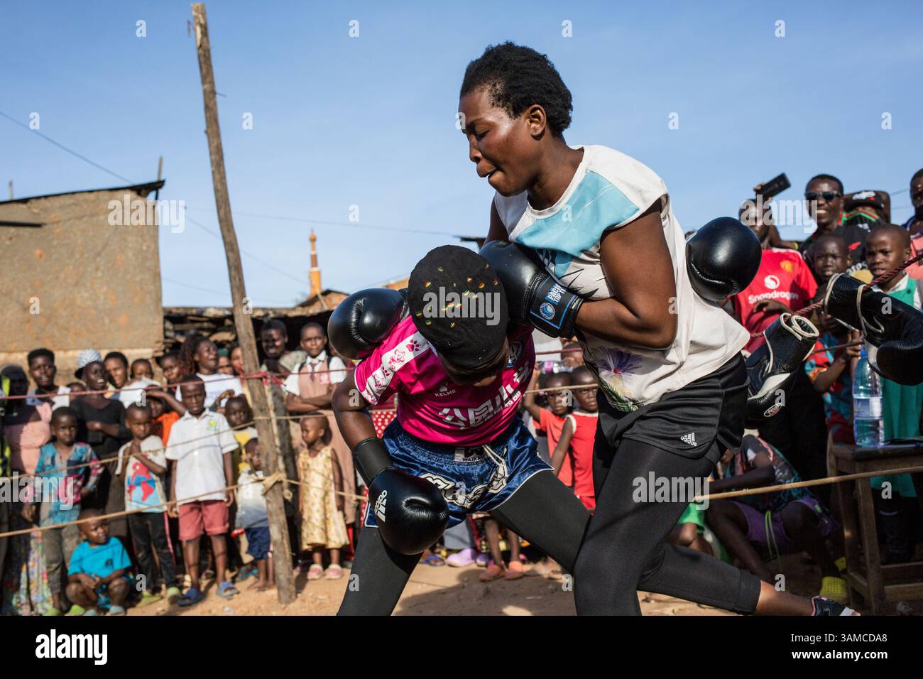 Boxing in Katanga slum, Kampala, Uganda, Africa Stock Photo - Alamy