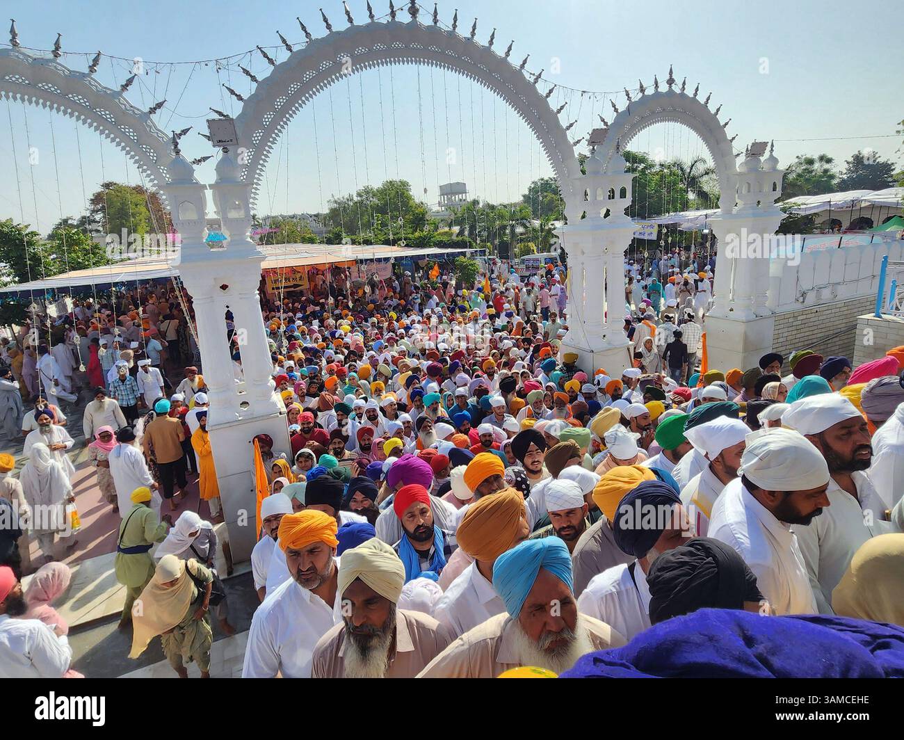 BATHINDA, INDIA - APRIL 13: Devotees paying obeisance at Takht Shri ...