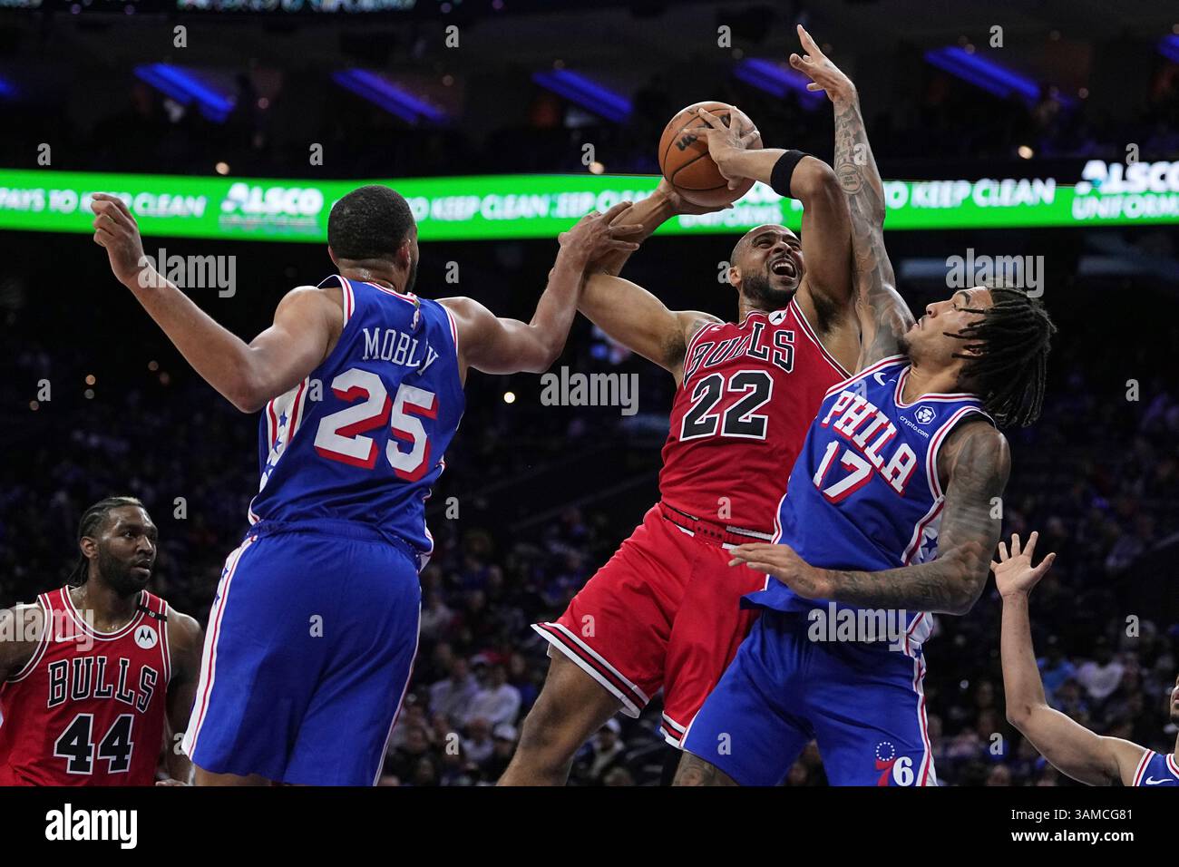 Chicago Bulls' Talen Horton-Tucker (22) goes up to shoot against ...