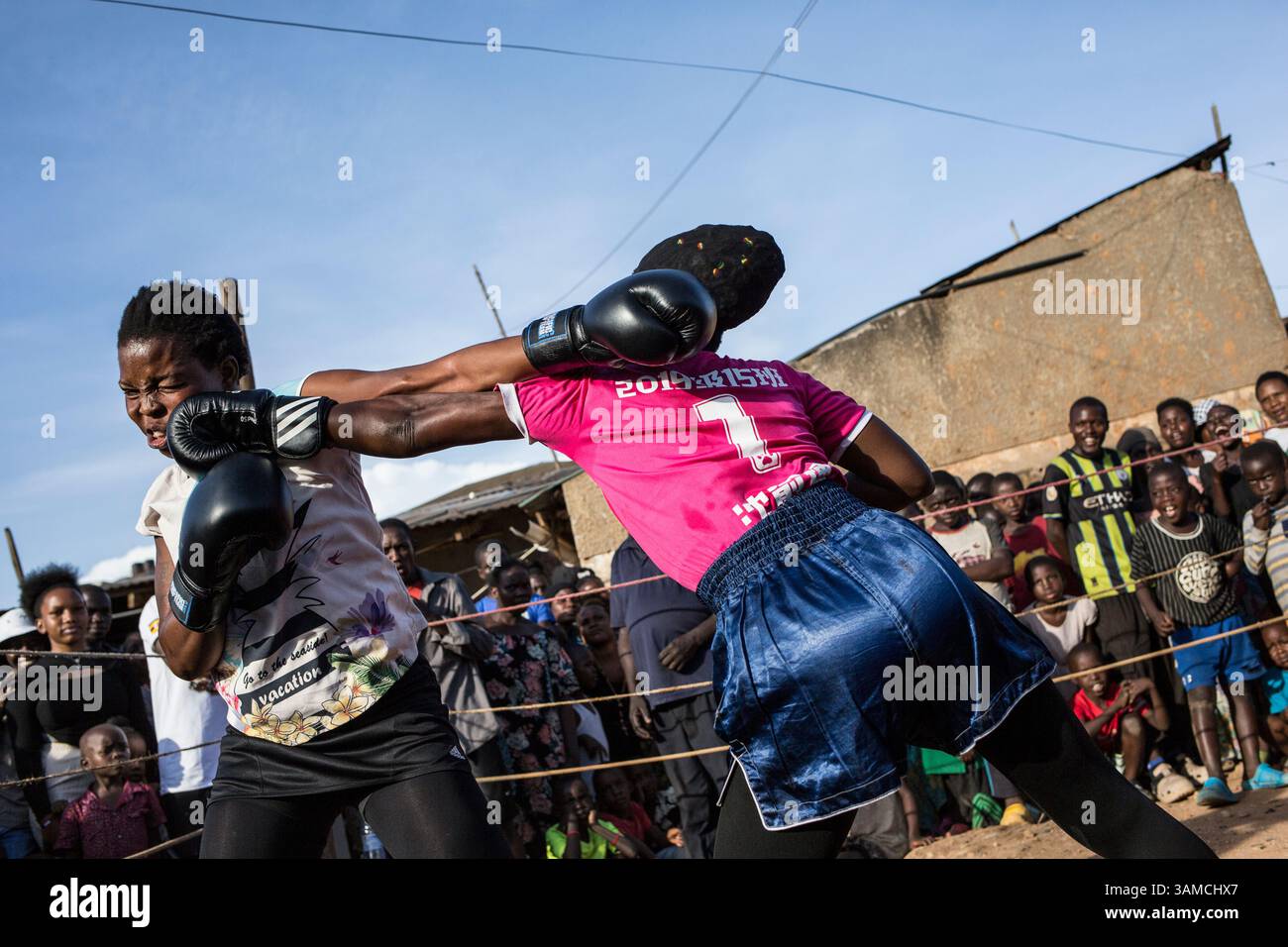 Boxing in Katanga slum, Kampala, Uganda, Africa Stock Photo - Alamy