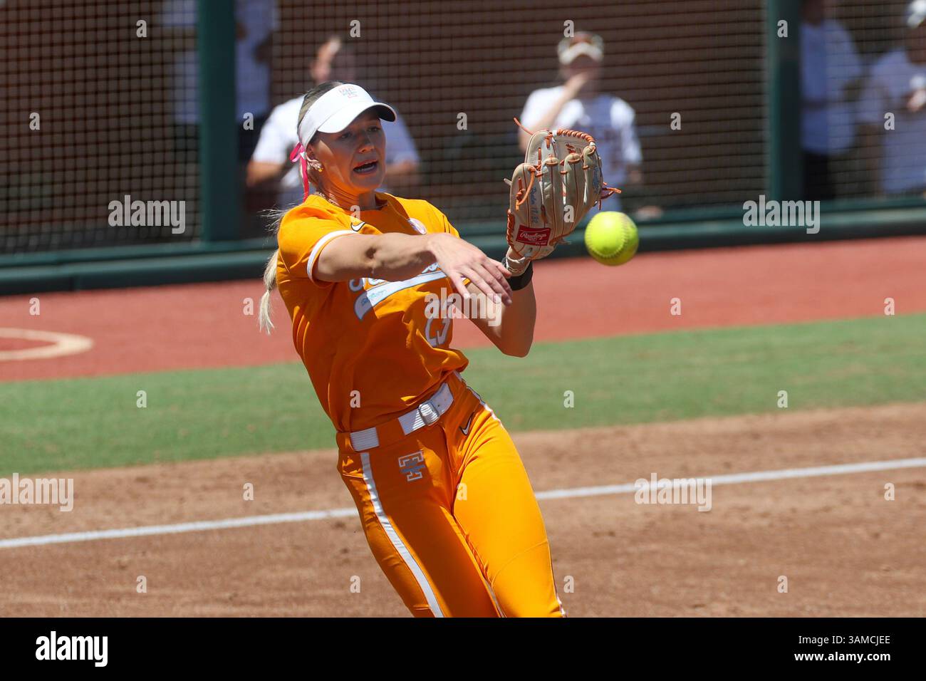 AUSTIN, TX - APRIL 13: Tennessee starting pitcher/relief pitcher Karlyn ...