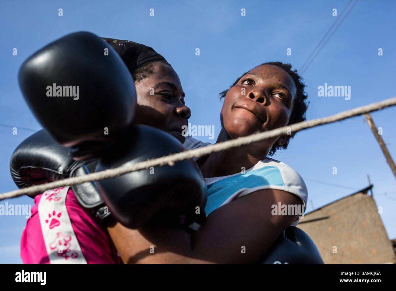 Boxing in Katanga slum, Kampala, Uganda, Africa Stock Photo - Alamy