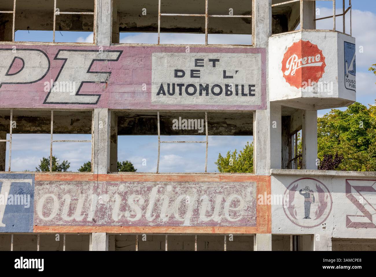 Reims-Gueux former Formula One circuit pit lane with start and finish ...