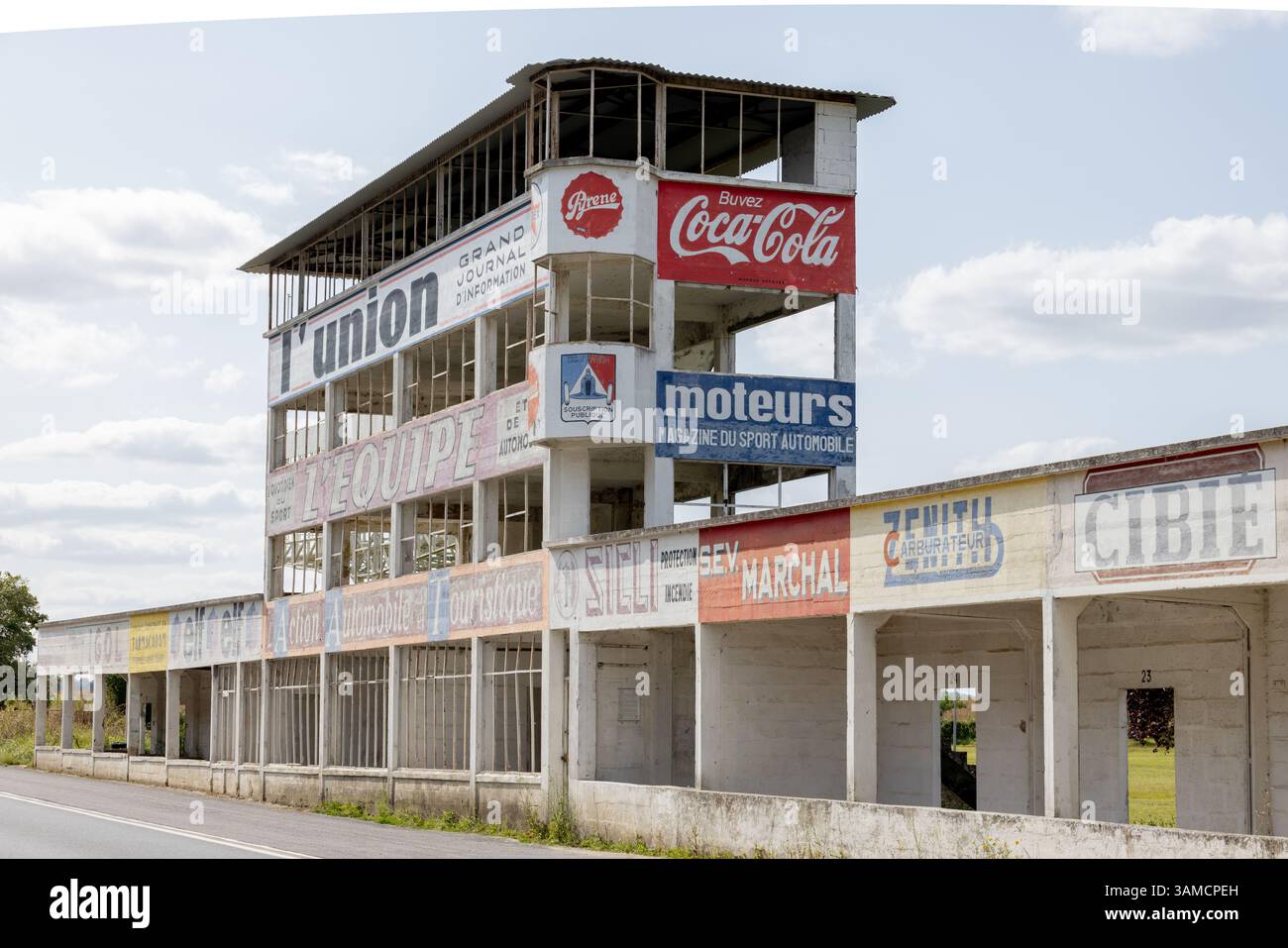 Reims-Gueux former Formula One circuit pit lane with start and finish ...