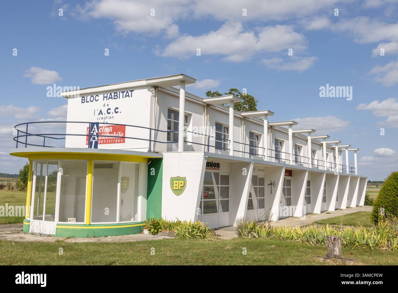 Reims-Gueux former Formula One circuit pit lane with start and finish ...