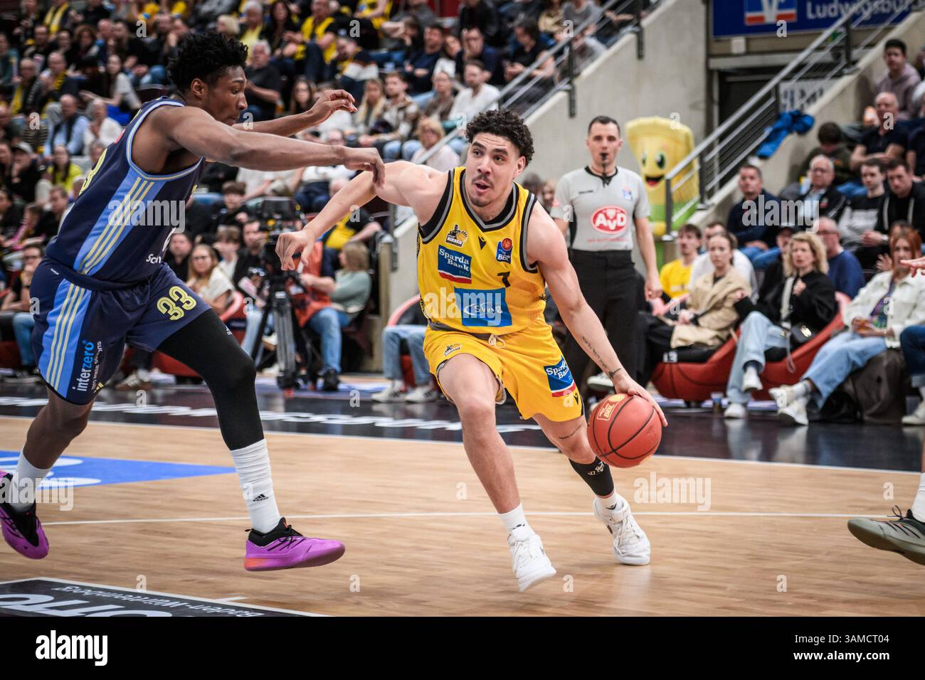 Ludwigsburg, Deutschland. 13th Apr, 2025. Joel Scott (MHP Riesen ...