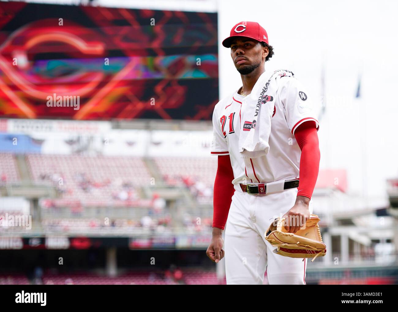 Cincinnati Reds pitcher Hunter Greene (21) walks onto the field prior ...
