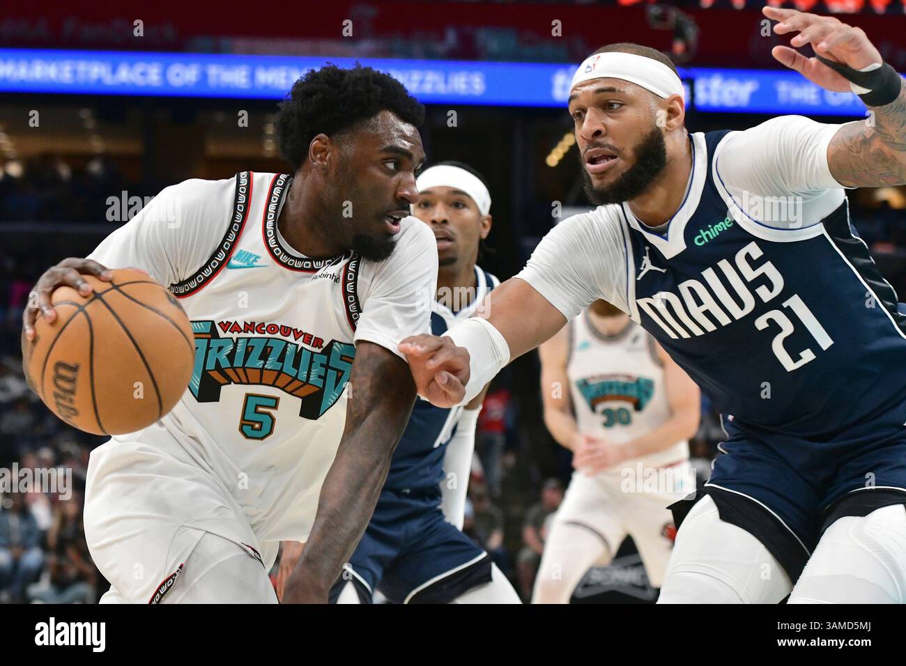 Memphis Grizzlies guard Vince Williams Jr. (5) handles the ball against ...