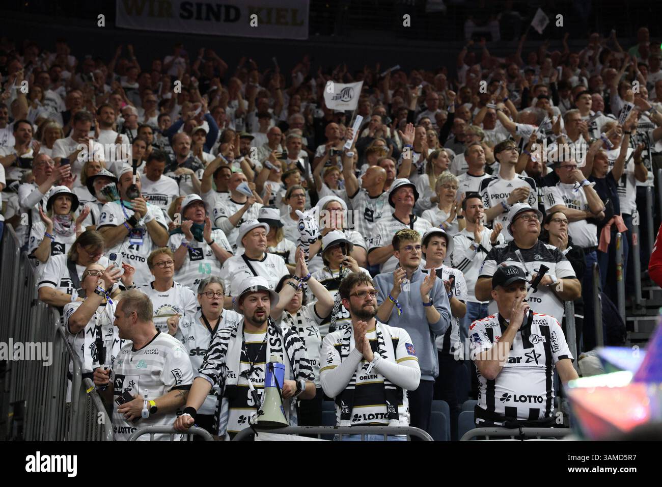 Koeln, Deutschland. 13th Apr, 2025. v.l. Fans THW Kiel THW Kiel vs. MT ...