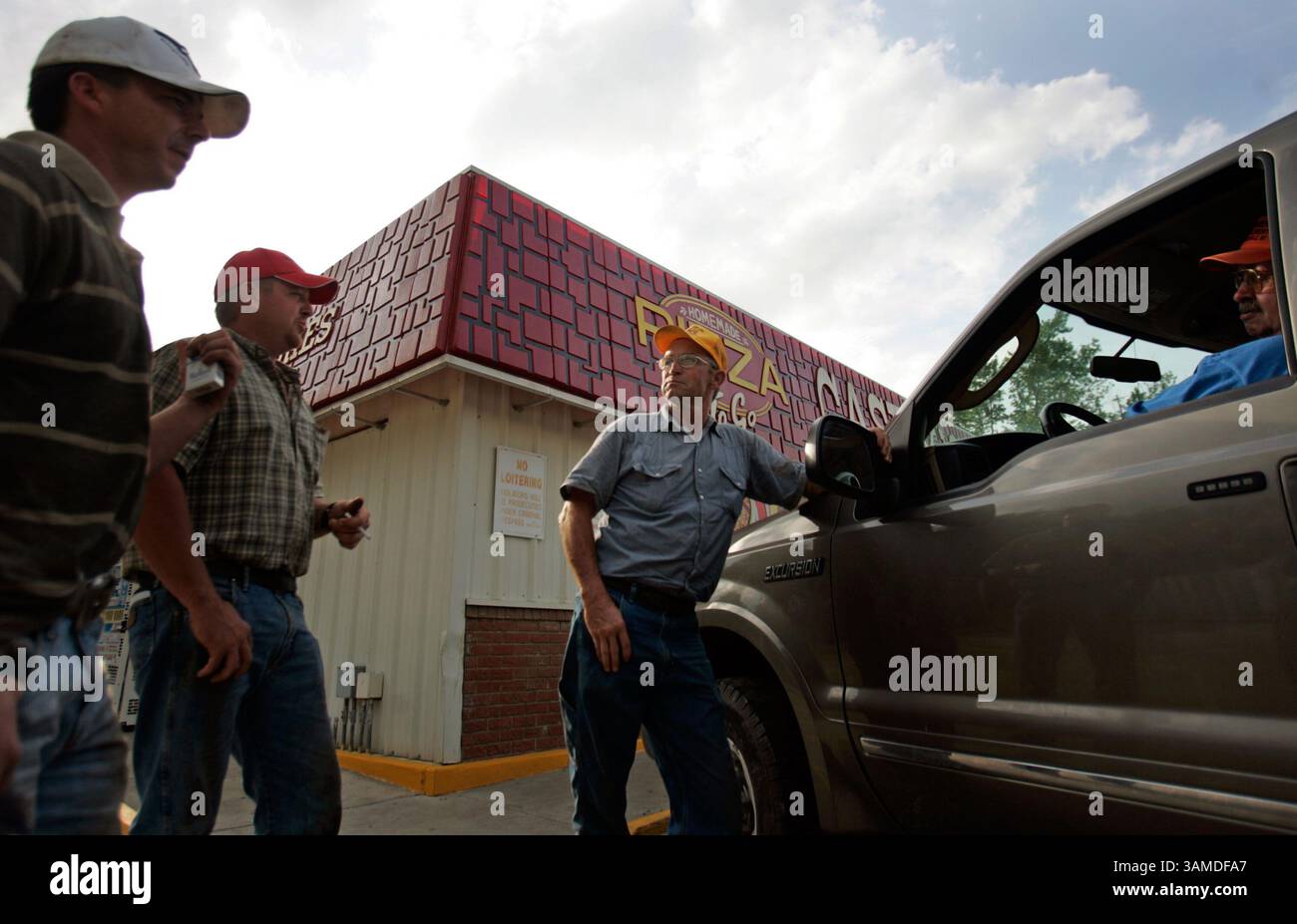 Aaron brothers store hi-res stock photography and images - Alamy