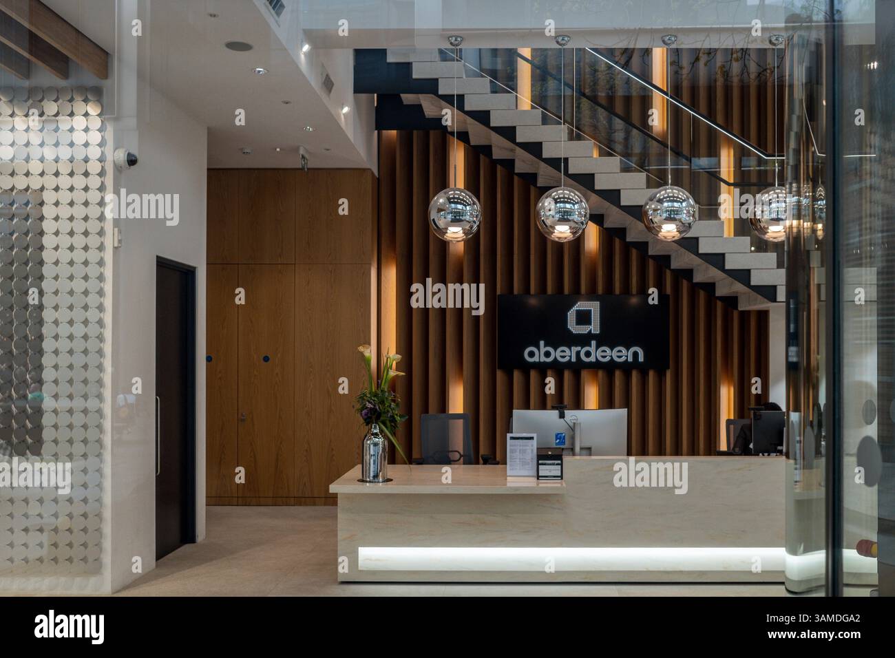 Abrerdeen Plc global investment company (ABRDN) Aberdeen London Offices ...