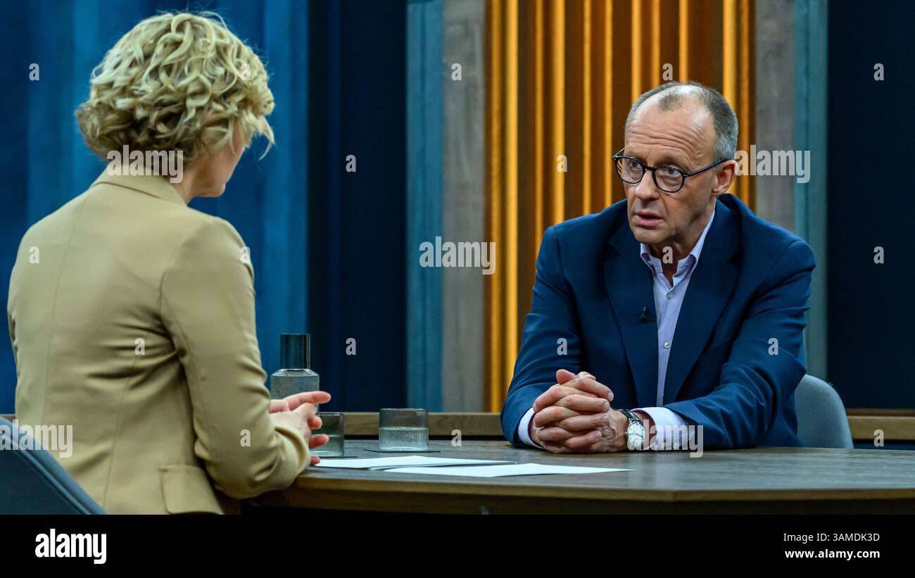 GER, Berlin, Studio, zu Gast bei - Caren Miosga, Polittalk, TV, Format, mit Moderatorin, NDR ...