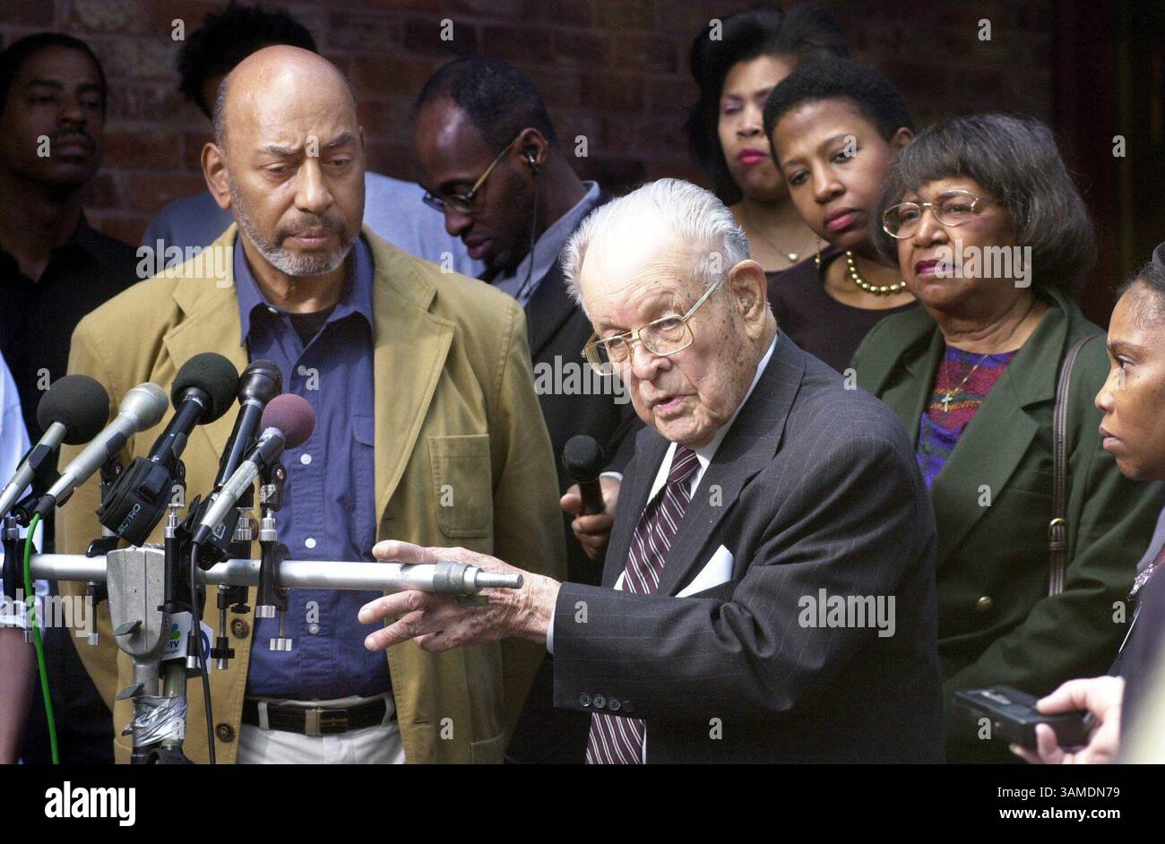 Feb. 25, 2000 - U.S. - KRT US NEWS STORY SLUGGED: PARDON KRT PHOTOGRAPH ...