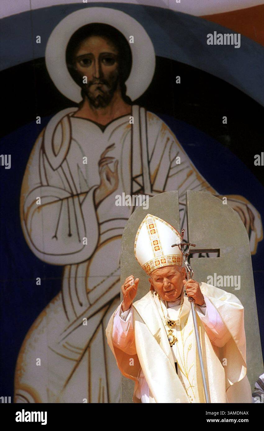 World youth day 2000 hi-res stock photography and images - Alamy